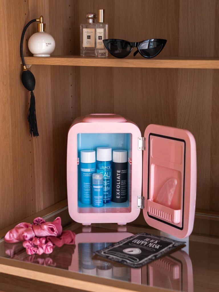 Mini frigider cosmetic pentru creme Blossom Pink Meloni